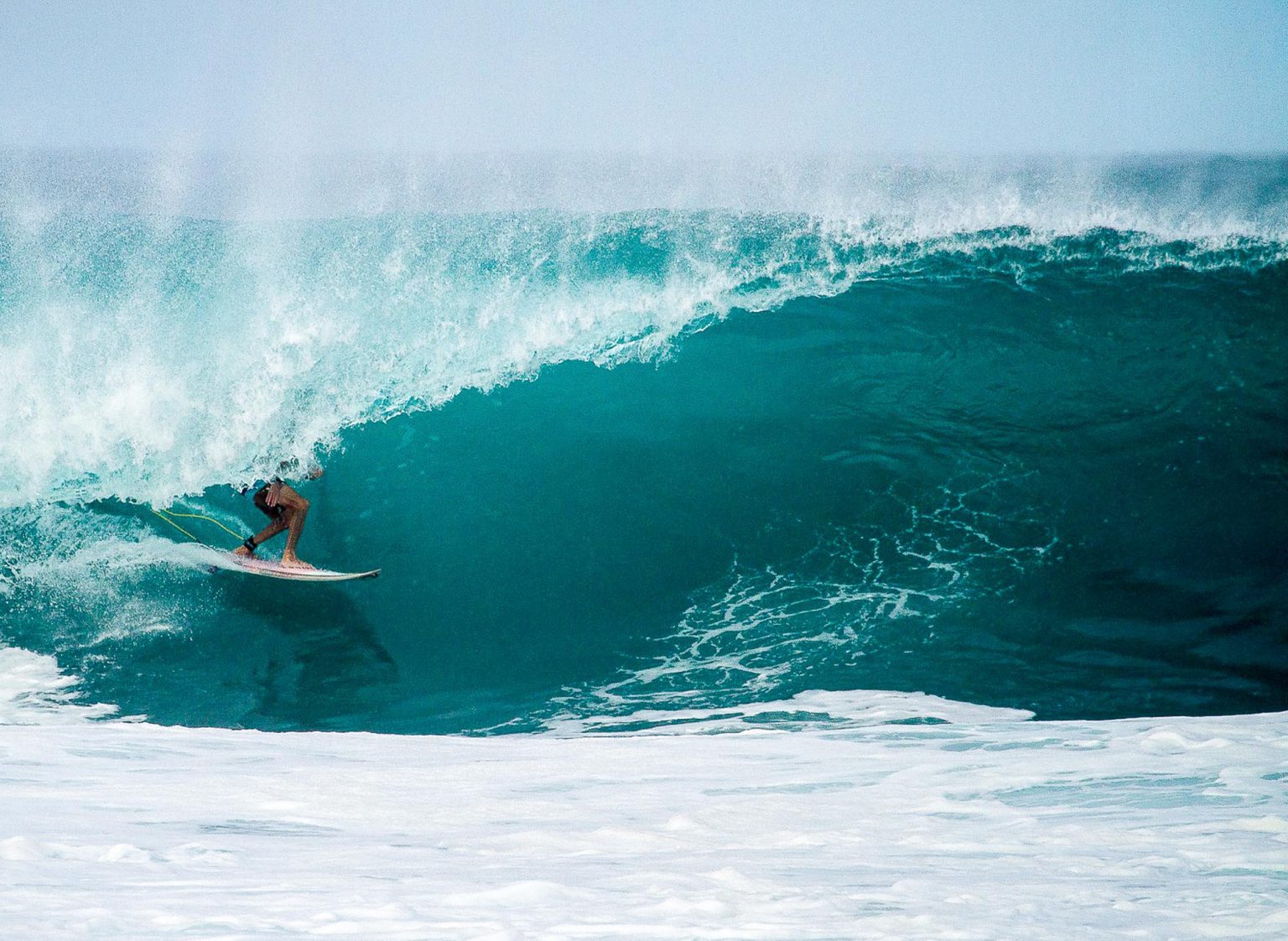 Surfing in Bali: Brazilian Puts Down Killer Minute-Plus Run on Bombie