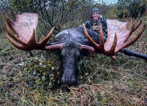 Badass AK Hunters Kill Charging Moose, Shoot Massive Bull