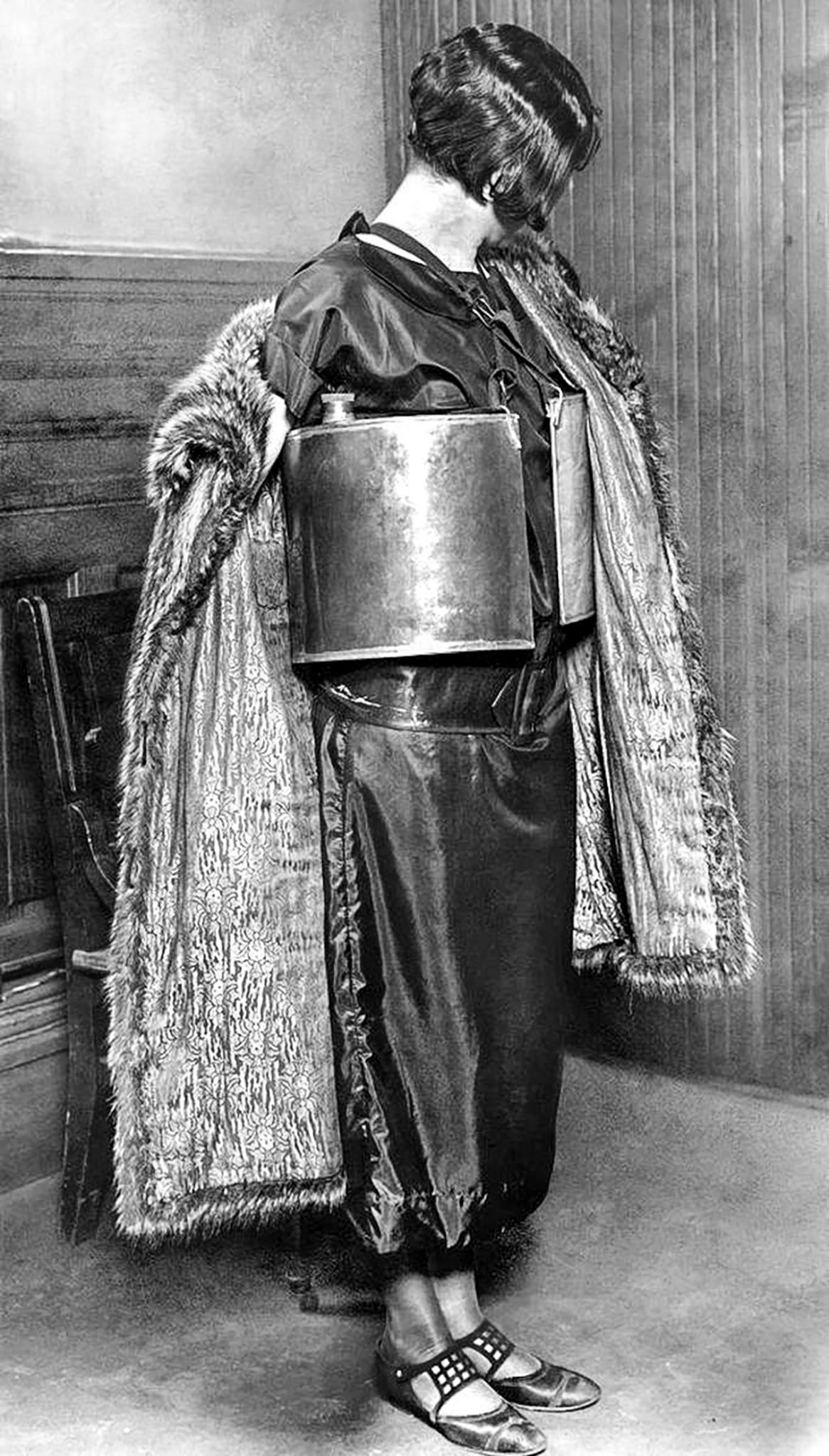 Prohibition Bootleggers: Deer Hoof Shoes and Pig Carcasses