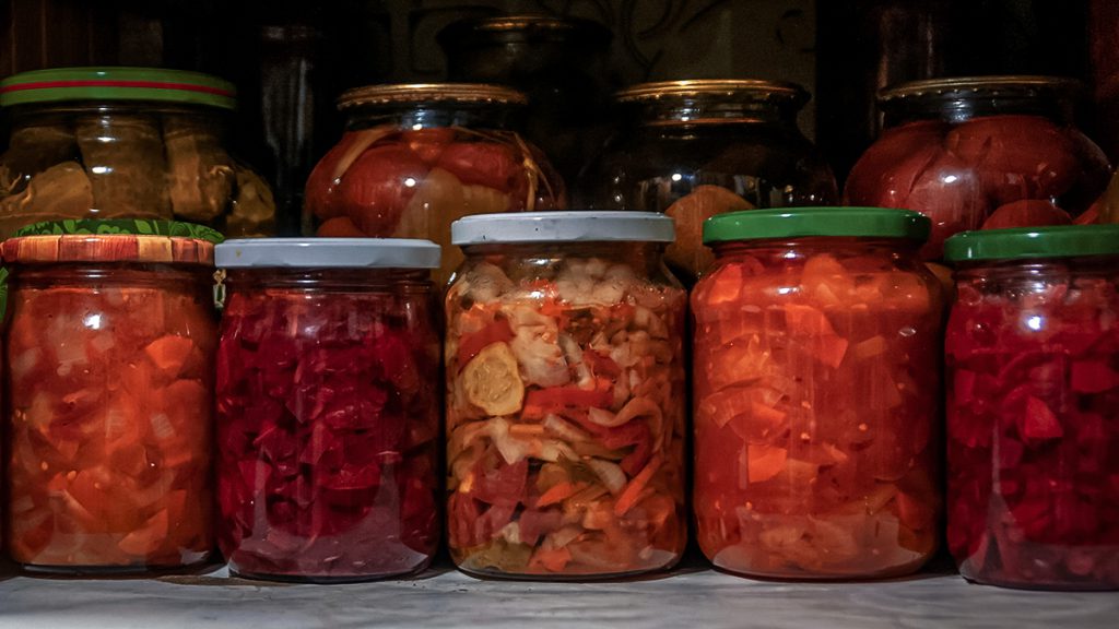 The Basics of Stockpiling Food for Survival