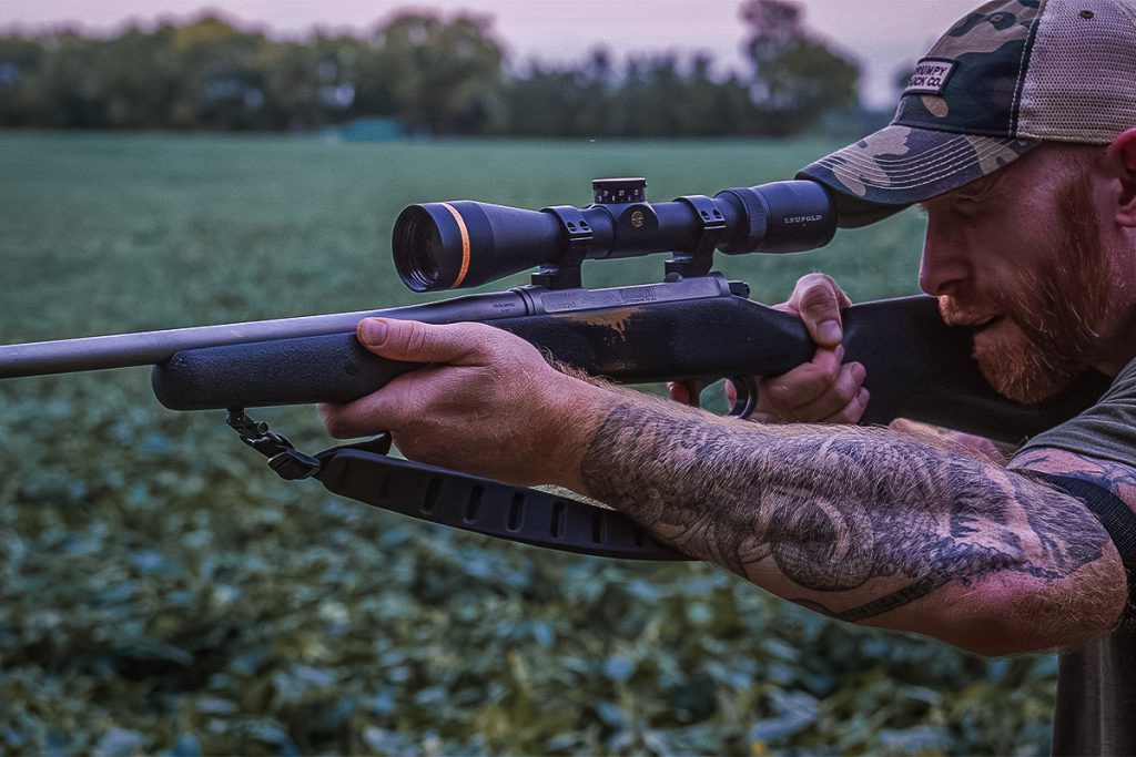 How to Shoot a Hunting Rifle Off-Hand With a Sling