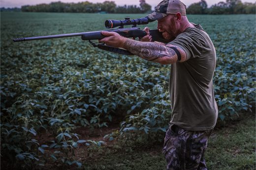 How to Shoot a Hunting Rifle Off-Hand With a Sling