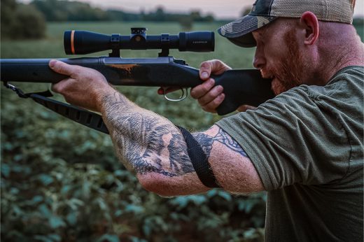 How to Shoot a Hunting Rifle Off-Hand With a Sling