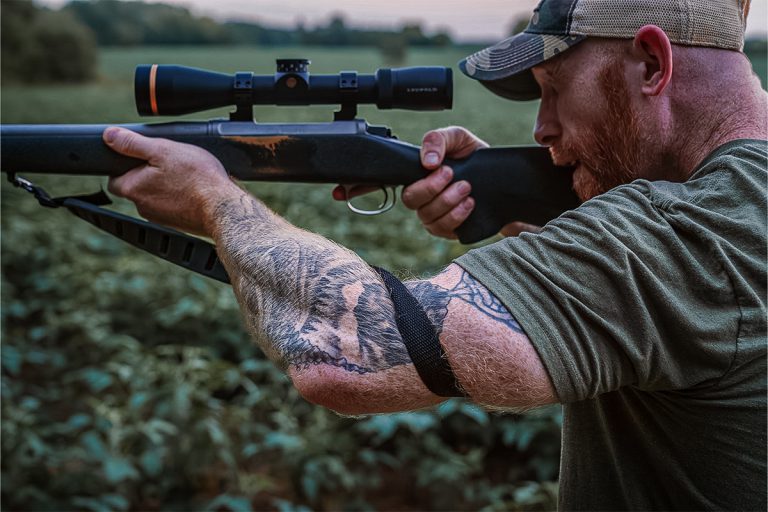 How to Shoot a Hunting Rifle Off-Hand With a Sling